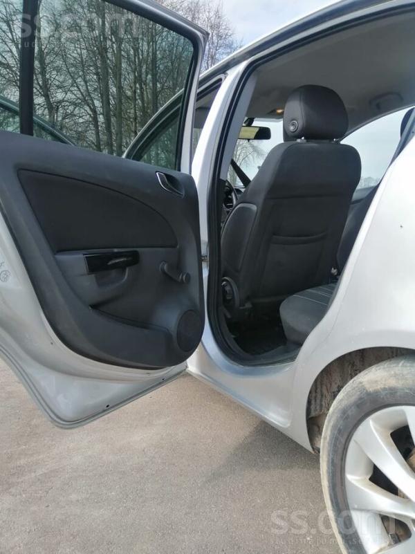 Opel Corsa 2010 Rīga, ar dzinēja tilpumu 1.40 L un nobraukumu 200 tūkst. km par 1500 €, foto 4 vietnē AUTOMOTO.COM.LV