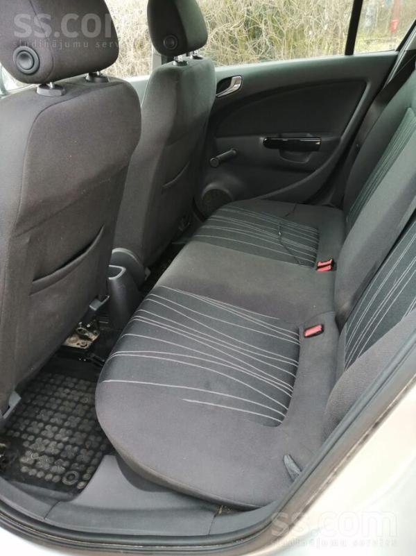 Opel Corsa 2010 Rīga, ar dzinēja tilpumu 1.40 L un nobraukumu 200 tūkst. km par 1500 €, foto 7 vietnē AUTOMOTO.COM.LV