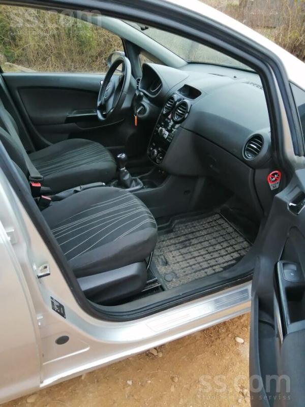 Opel Corsa 2010 Rīga, ar dzinēja tilpumu 1.40 L un nobraukumu 200 tūkst. km par 1500 €, foto 8 vietnē AUTOMOTO.COM.LV