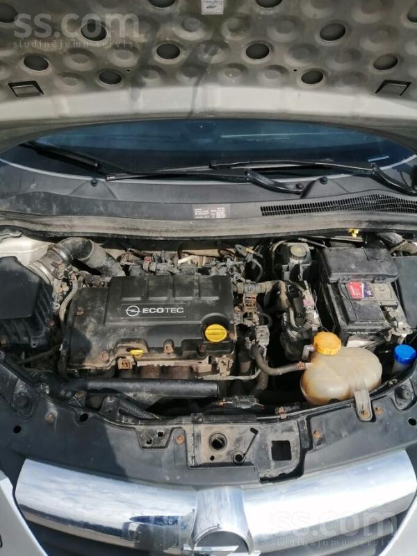 Opel Corsa 2010 Rīga, ar dzinēja tilpumu 1.40 L un nobraukumu 200 tūkst. km par 1500 €, foto 9 vietnē AUTOMOTO.COM.LV