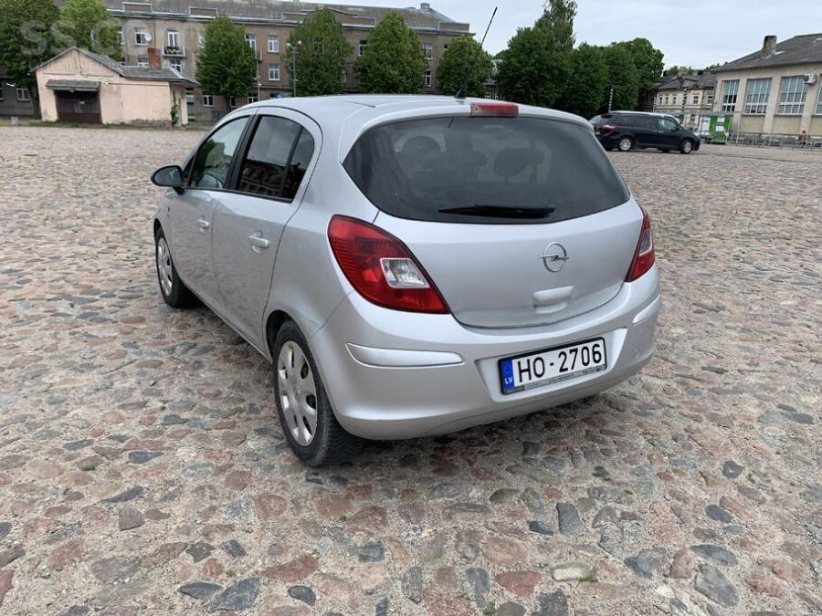 Opel Corsa 2011 in Liepaja, with an engine capacity of 1.30 L and mileage of 276 thousand km for 1600 €, photo 4 on AUTOMOTO.COM.LV