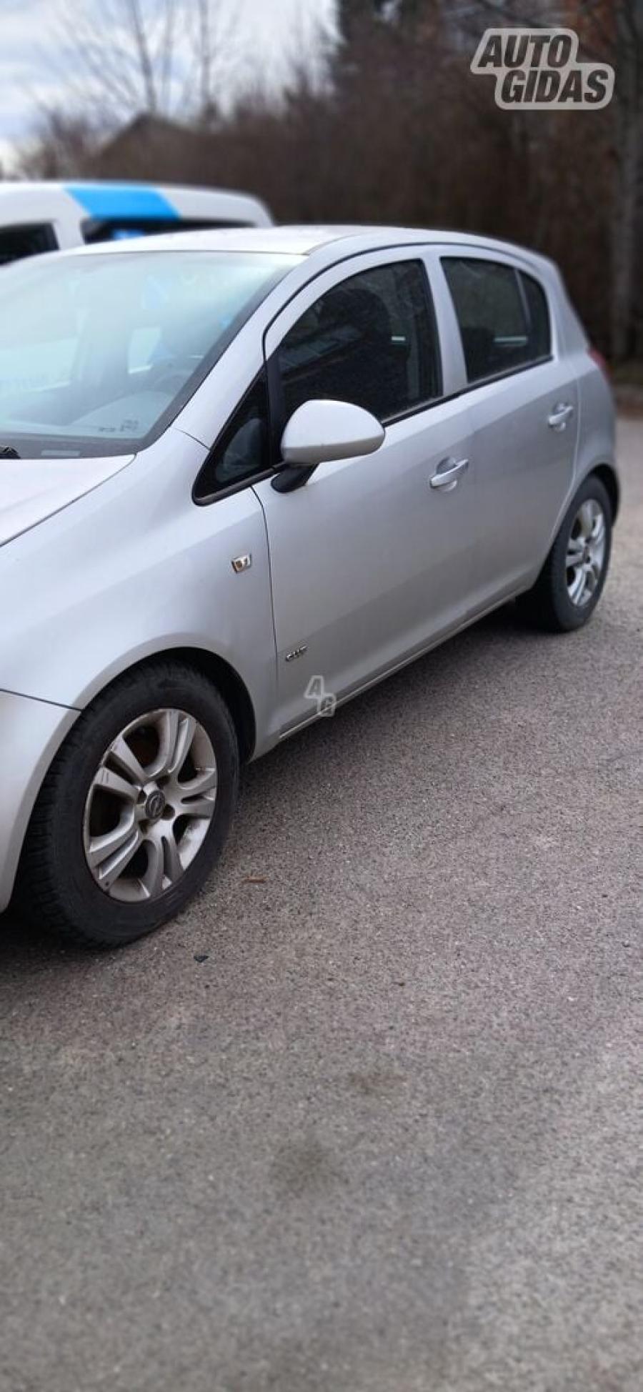 Opel Corsa 2011 in Kaunas, with an engine capacity of 1.20 L and mileage of 195 thousand km for 2200 €, photo 1 on AUTOMOTO.COM.LV