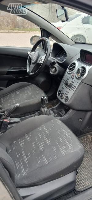 Opel Corsa 2011 in Kaunas, with an engine capacity of 1.20 L and mileage of 195 thousand km for 2200 €, photo 9 on AUTOMOTO.COM.LV