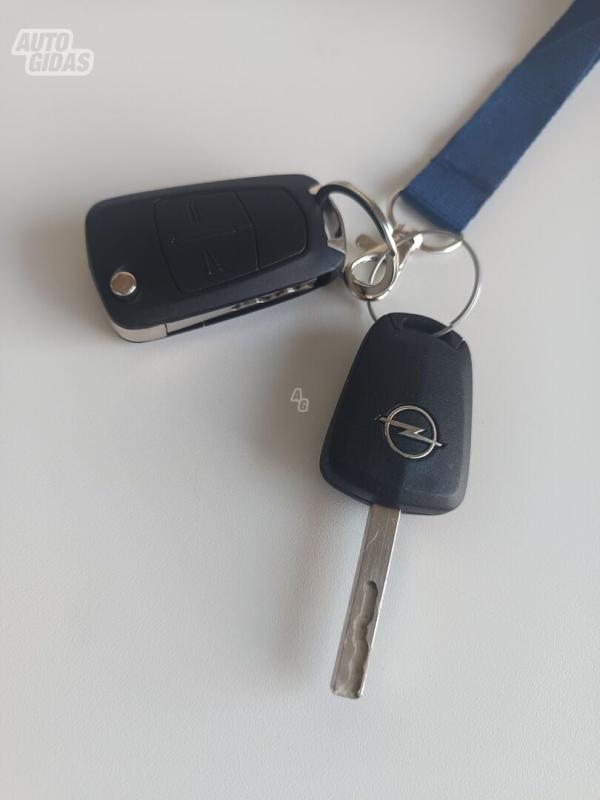 Opel Corsa 2011 in Taurage, with an engine capacity of 1.30 L and mileage of 213 thousand km for 1350 €, photo 8 on AUTOMOTO.COM.LV