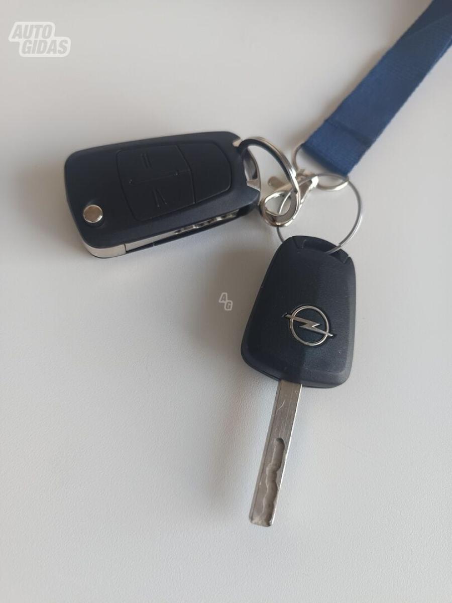 Opel Corsa 2011 in Taurage, with an engine capacity of 1.30 L and mileage of 213 thousand km for 1350 €, photo 9 on AUTOMOTO.COM.LV