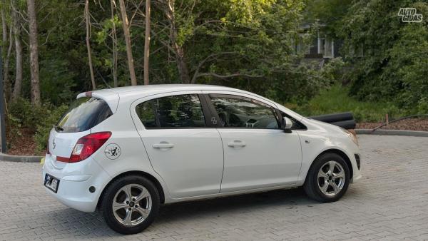 Opel Corsa 2011 in Vilnius, with an engine capacity of 1.40 L and mileage of 256 thousand km for 1750 €, photo 6 on AUTOMOTO.COM.LV