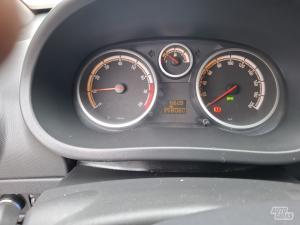Opel Corsa 2012 in Vilnius, with an engine capacity of 1.30 L and mileage of 370 thousand km for 1500 €, photo 8 on AUTOMOTO.COM.LV