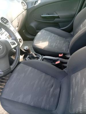 Opel Corsa 2012 in Marijampole, with an engine capacity of 1.30 L and mileage of 300 thousand km for 1200 €, photo 4 on AUTOMOTO.COM.LV