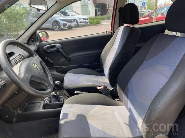 Sarkans Opel Corsa 1999 Rīga, ar dzinēja tilpumu 1.00 L un nobraukumu 0 tūkst. km par 800 €, foto 5 vietnē AUTOMOTO.COM.LV