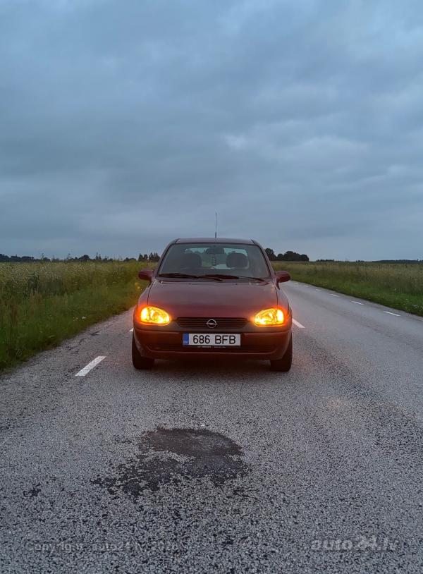 Sarkans Opel Corsa 2000 Tallina, ar dzinēja tilpumu 1.00 L un nobraukumu 130 tūkst. km par 1150 €, foto 1 vietnē AUTOMOTO.COM.LV