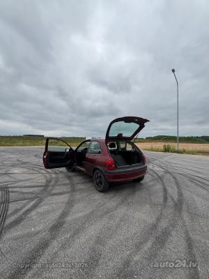 Sarkans Opel Corsa 2000 Tallina, ar dzinēja tilpumu 1.00 L un nobraukumu 130 tūkst. km par 1150 €, foto 6 vietnē AUTOMOTO.COM.LV