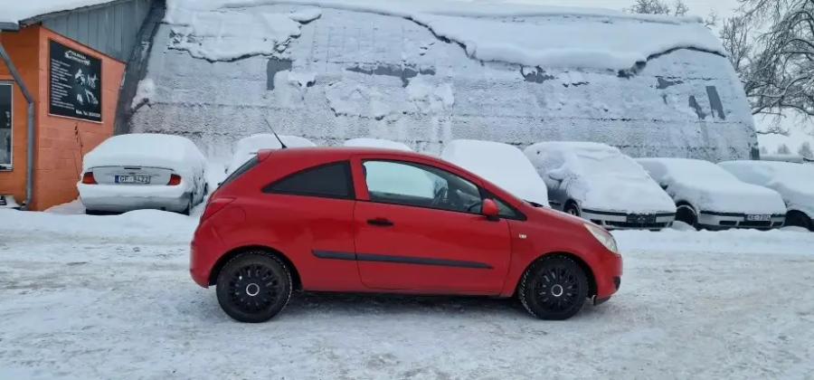 Red Opel Corsa 2007 in Valmiera, with an engine capacity of 1.20 L and mileage of 287 thousand km for 1150 €, photo 3 on AUTOMOTO.COM.LV