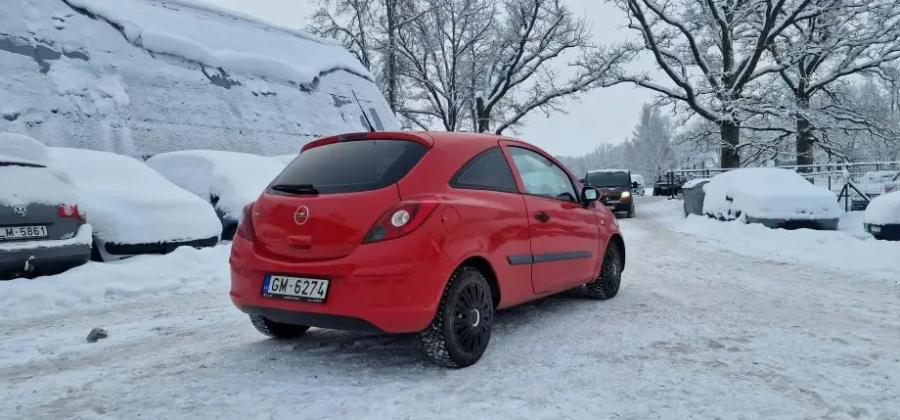 Red Opel Corsa 2007 in Valmiera, with an engine capacity of 1.20 L and mileage of 287 thousand km for 1150 €, photo 4 on AUTOMOTO.COM.LV