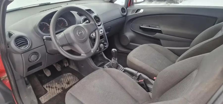 Red Opel Corsa 2007 in Valmiera, with an engine capacity of 1.20 L and mileage of 287 thousand km for 1150 €, photo 10 on AUTOMOTO.COM.LV