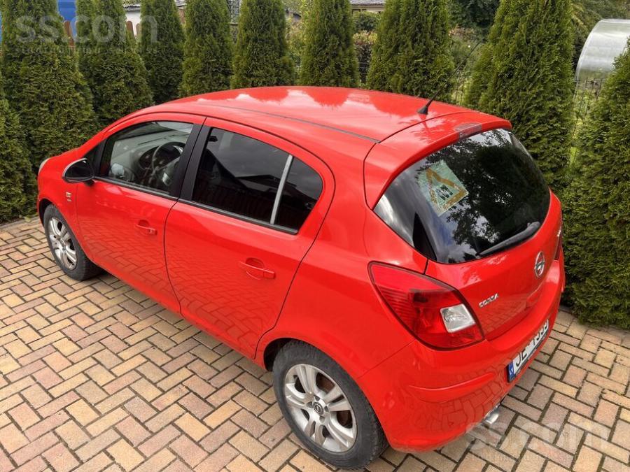 Red Opel Corsa 2011 in Riga, with an engine capacity of 1.20 L and mileage of 165 thousand km for 3000 €, photo 3 on AUTOMOTO.COM.LV