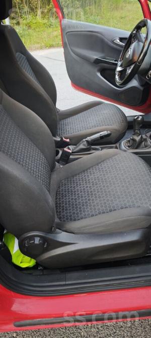 Red Opel Corsa 2015 in Riga, with an engine capacity of 1.60 L and mileage of 313 thousand km for 2980 €, photo 7 on AUTOMOTO.COM.LV