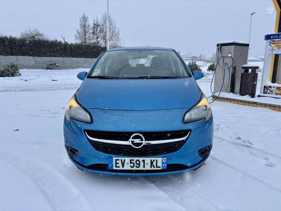 Red Opel Corsa 2018 in Taurage, with an engine capacity of 1.25 L and mileage of 200 thousand km for 4500 €, photo 2 on AUTOMOTO.COM.LV