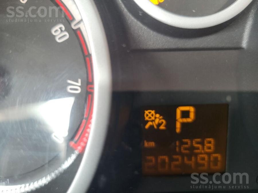 Sarkans Opel Corsa 2008 Liepāja, ar dzinēja tilpumu 1.40 L un nobraukumu 202 tūkst. km par 2100 €, foto 17 vietnē AUTOMOTO.COM.LV