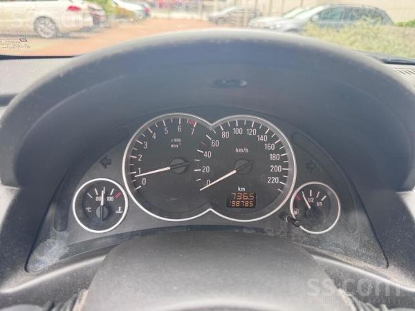 Violet Opel Corsa 2003 in Riga, with an engine capacity of 1.00 L and mileage of 0 thousand km for 1200 €, photo 3 on AUTOMOTO.COM.LV