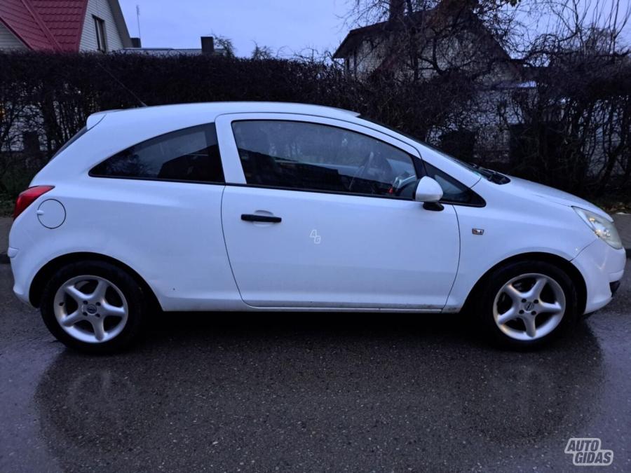 White Opel Corsa 2009 in Vilnius, with an engine capacity of 1.40 L and mileage of 189 thousand km for 2000 €, photo 7 on AUTOMOTO.COM.LV
