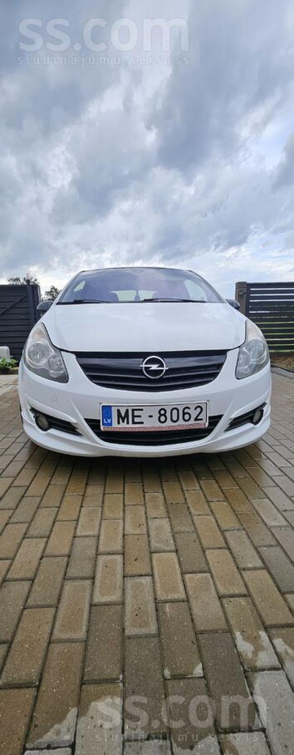 White Opel Corsa 2009 in Riga, with an engine capacity of 1.20 L and mileage of 252 thousand km for 2459 €, photo 3 on AUTOMOTO.COM.LV