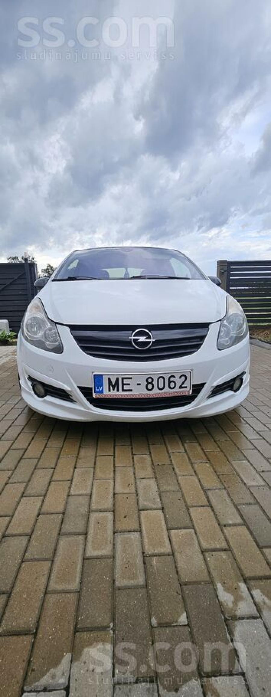 Balts Opel Corsa 2009 Rīga, ar dzinēja tilpumu 1.20 L un nobraukumu 252 tūkst. km par 2459 €, foto 3 vietnē AUTOMOTO.COM.LV
