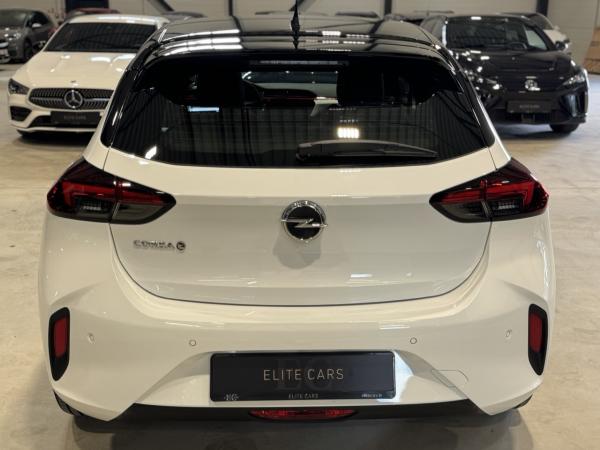 White Opel Corsa 2023 in Riga, with an engine capacity of 0.00 L and mileage of 36 thousand km for 16490 €, photo 6 on AUTOMOTO.COM.LV