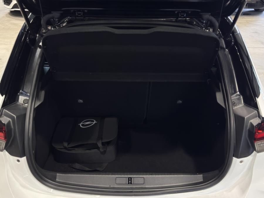 Balts Opel Corsa 2023 Rīga, ar dzinēja tilpumu 0.00 L un nobraukumu 36 tūkst. km par 16490 €, foto 8 vietnē AUTOMOTO.COM.LV