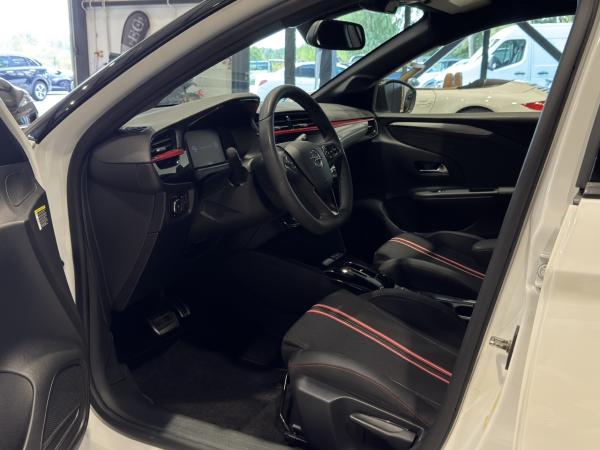White Opel Corsa 2023 in Riga, with an engine capacity of 0.00 L and mileage of 36 thousand km for 16490 €, photo 9 on AUTOMOTO.COM.LV