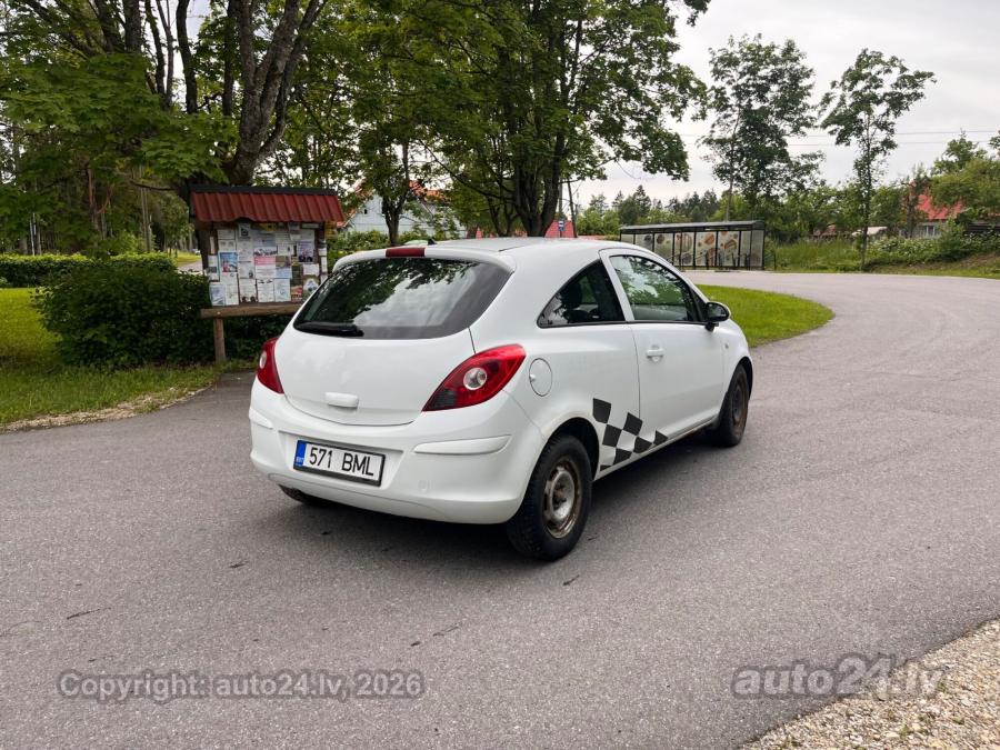 Balts Opel Corsa 2008 Tallina, ar dzinēja tilpumu 1.40 L un nobraukumu 0 tūkst. km par 400 €, foto 5 vietnē AUTOMOTO.COM.LV
