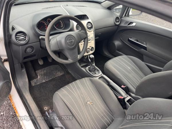 Balts Opel Corsa 2008 Tallina, ar dzinēja tilpumu 1.40 L un nobraukumu 0 tūkst. km par 400 €, foto 7 vietnē AUTOMOTO.COM.LV