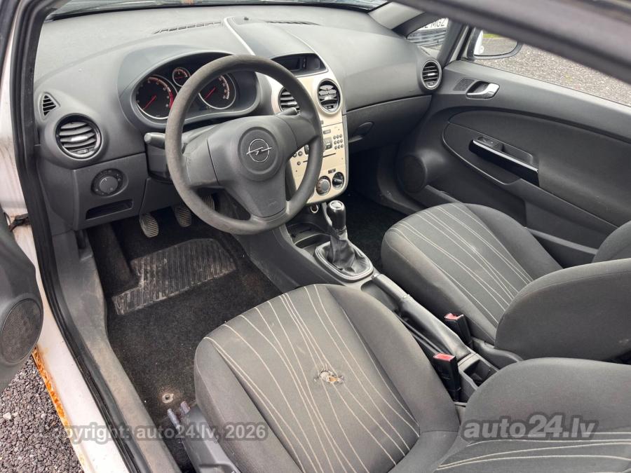 Balts Opel Corsa 2008 Tallina, ar dzinēja tilpumu 1.40 L un nobraukumu 0 tūkst. km par 400 €, foto 8 vietnē AUTOMOTO.COM.LV