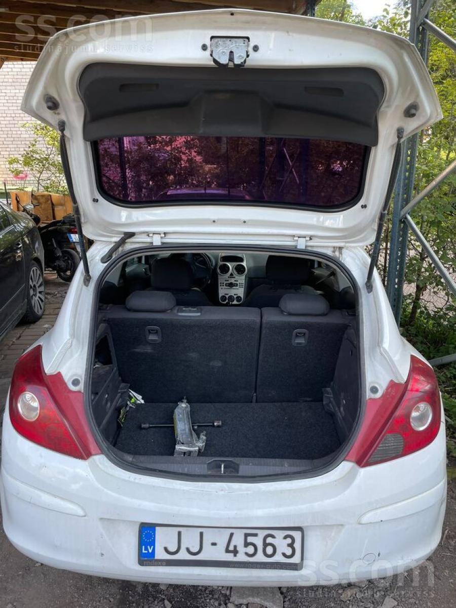 Balts Opel Corsa 2008 Rīga, ar dzinēja tilpumu 1.20 L un nobraukumu 284 tūkst. km par 490 €, foto 7 vietnē AUTOMOTO.COM.LV