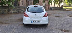 White Opel Corsa 2009 in Kedainiai, with an engine capacity of 1.36 L and mileage of 190 thousand km for 1100 €, photo 5 on AUTOMOTO.COM.LV