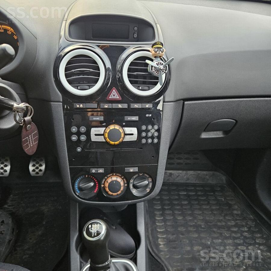 Balts Opel Corsa 2010 Cēsis, ar dzinēja tilpumu 1.40 L un nobraukumu 184 tūkst. km par 2888 €, foto 6 vietnē AUTOMOTO.COM.LV