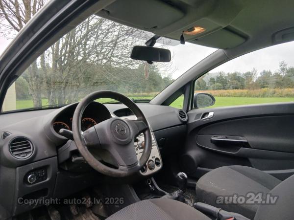 Balts Opel Corsa 2010 Tallina, ar dzinēja tilpumu 1.20 L un nobraukumu 147 tūkst. km par 800 €, foto 5 vietnē AUTOMOTO.COM.LV