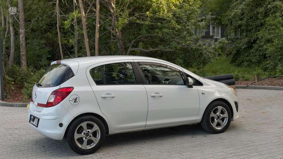 Balts Opel Corsa 2011 Viļņa, ar dzinēja tilpumu 1.39 L un nobraukumu 256 tūkst. km par 1950 €, foto 7 vietnē AUTOMOTO.COM.LV