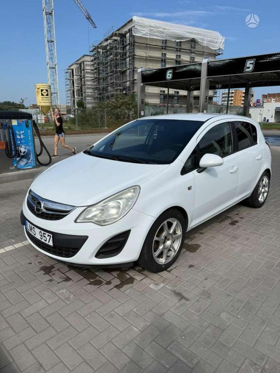 Balts Opel Corsa 2011 Kretinga, ar dzinēja tilpumu 1.23 L un nobraukumu 238 tūkst. km par 1700 €, foto 1 vietnē AUTOMOTO.COM.LV