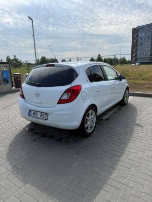 Balts Opel Corsa 2011 Kretinga, ar dzinēja tilpumu 1.23 L un nobraukumu 238 tūkst. km par 1700 €, foto 3 vietnē AUTOMOTO.COM.LV