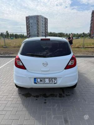 Balts Opel Corsa 2011 Kretinga, ar dzinēja tilpumu 1.23 L un nobraukumu 238 tūkst. km par 1700 €, foto 4 vietnē AUTOMOTO.COM.LV