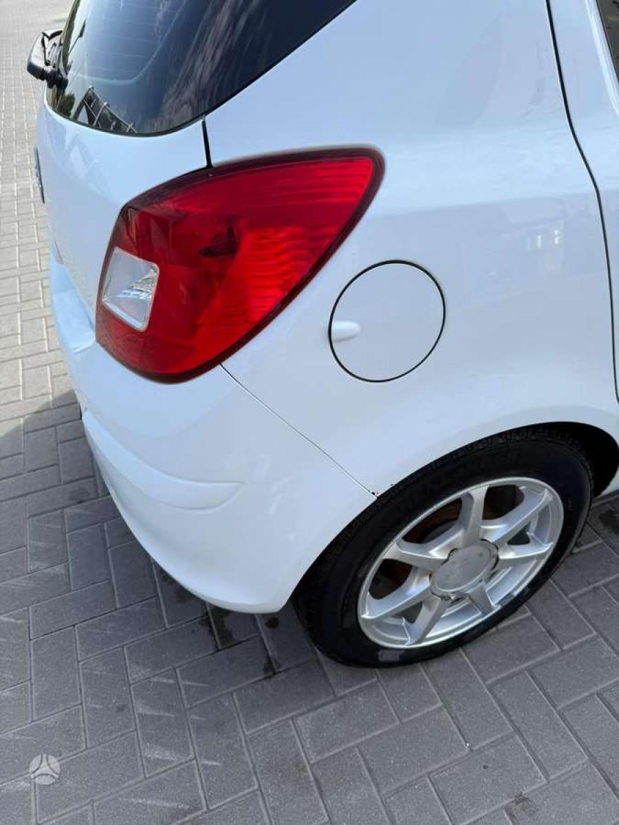 Balts Opel Corsa 2011 Kretinga, ar dzinēja tilpumu 1.23 L un nobraukumu 238 tūkst. km par 1700 €, foto 5 vietnē AUTOMOTO.COM.LV