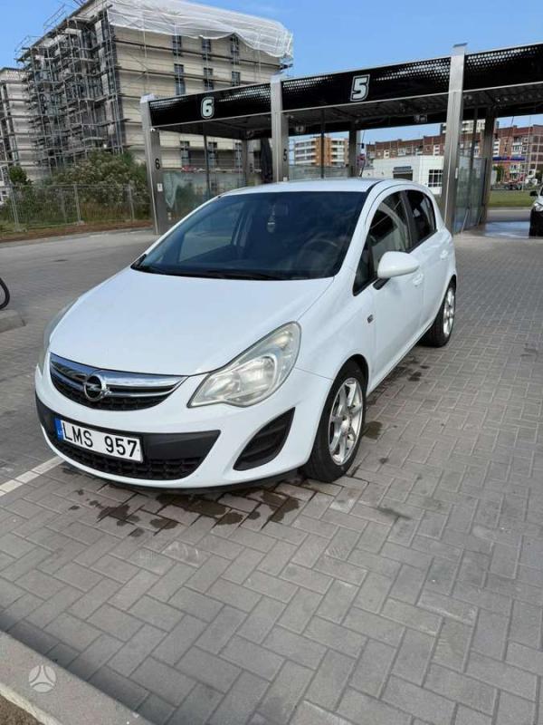 Balts Opel Corsa 2011 Kretinga, ar dzinēja tilpumu 1.23 L un nobraukumu 238 tūkst. km par 1700 €, foto 5 vietnē AUTOMOTO.COM.LV