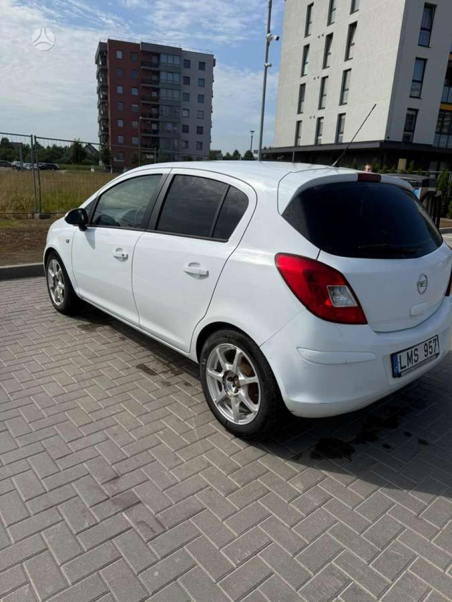 Balts Opel Corsa 2011 Kretinga, ar dzinēja tilpumu 1.23 L un nobraukumu 238 tūkst. km par 1700 €, foto 7 vietnē AUTOMOTO.COM.LV