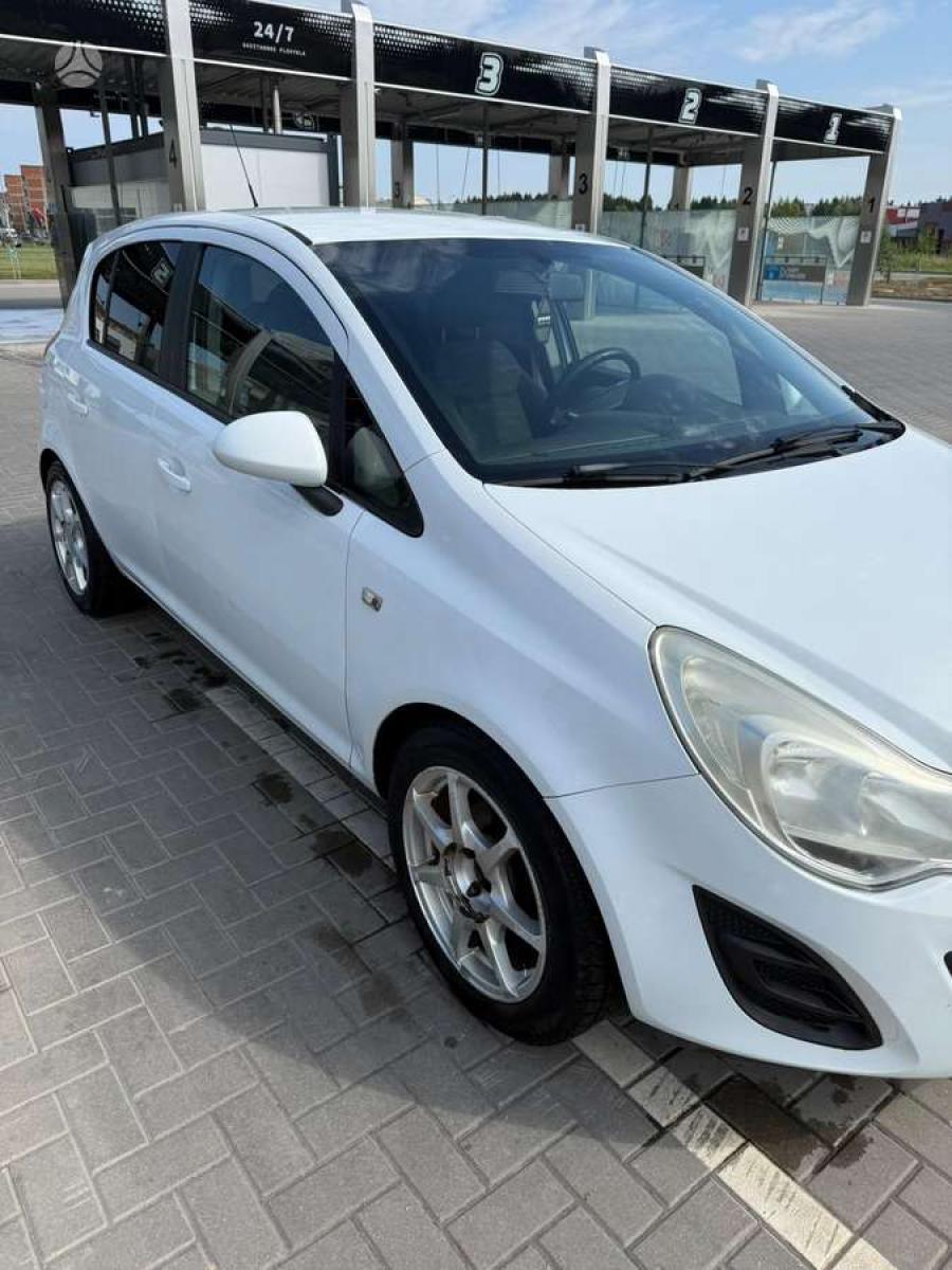 Balts Opel Corsa 2011 Kretinga, ar dzinēja tilpumu 1.23 L un nobraukumu 238 tūkst. km par 1700 €, foto 10 vietnē AUTOMOTO.COM.LV