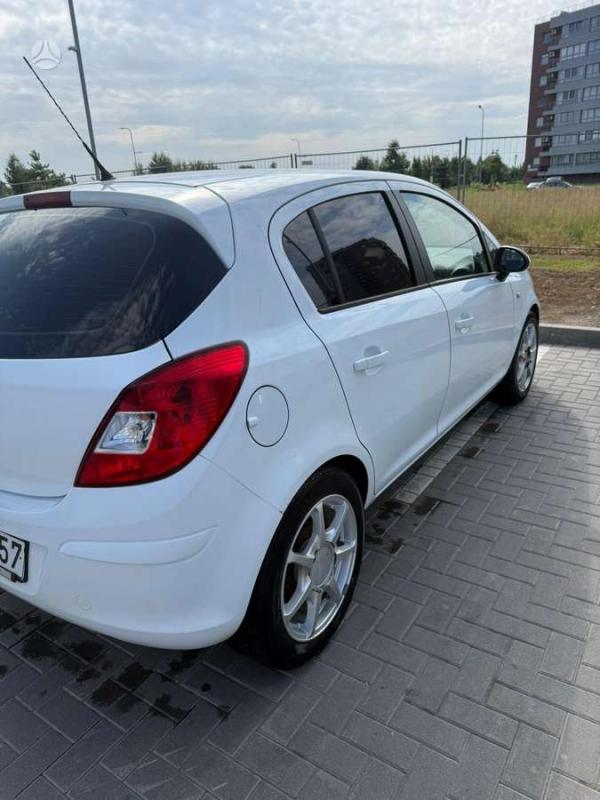 Balts Opel Corsa 2011 Kretinga, ar dzinēja tilpumu 1.23 L un nobraukumu 238 tūkst. km par 1700 €, foto 10 vietnē AUTOMOTO.COM.LV