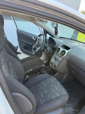 Balts Opel Corsa 2011 Kretinga, ar dzinēja tilpumu 1.23 L un nobraukumu 238 tūkst. km par 1700 €, foto 14 vietnē AUTOMOTO.COM.LV