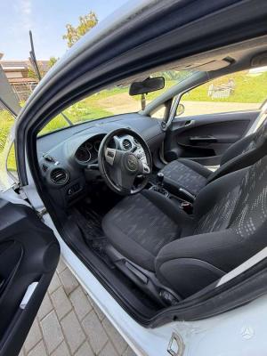 Balts Opel Corsa 2011 Kretinga, ar dzinēja tilpumu 1.23 L un nobraukumu 238 tūkst. km par 1700 €, foto 20 vietnē AUTOMOTO.COM.LV