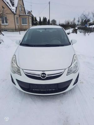 White Opel Corsa 2012 in Rokiskis, with an engine capacity of 1.40 L and mileage of 173 thousand km for 2500 €, photo 2 on AUTOMOTO.COM.LV