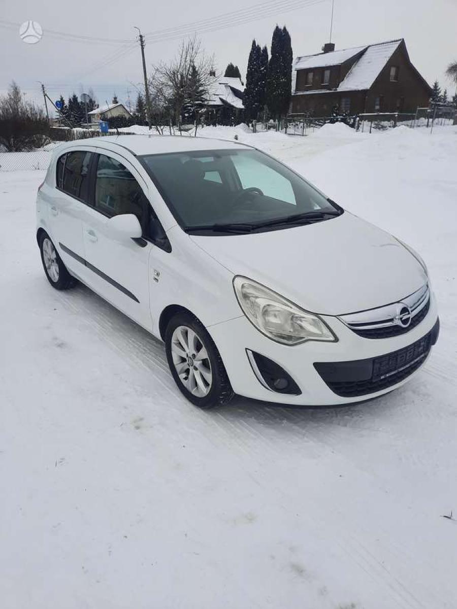White Opel Corsa 2012 in Rokiskis, with an engine capacity of 1.40 L and mileage of 173 thousand km for 2500 €, photo 3 on AUTOMOTO.COM.LV