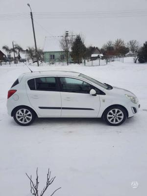 White Opel Corsa 2012 in Rokiskis, with an engine capacity of 1.40 L and mileage of 173 thousand km for 2500 €, photo 4 on AUTOMOTO.COM.LV